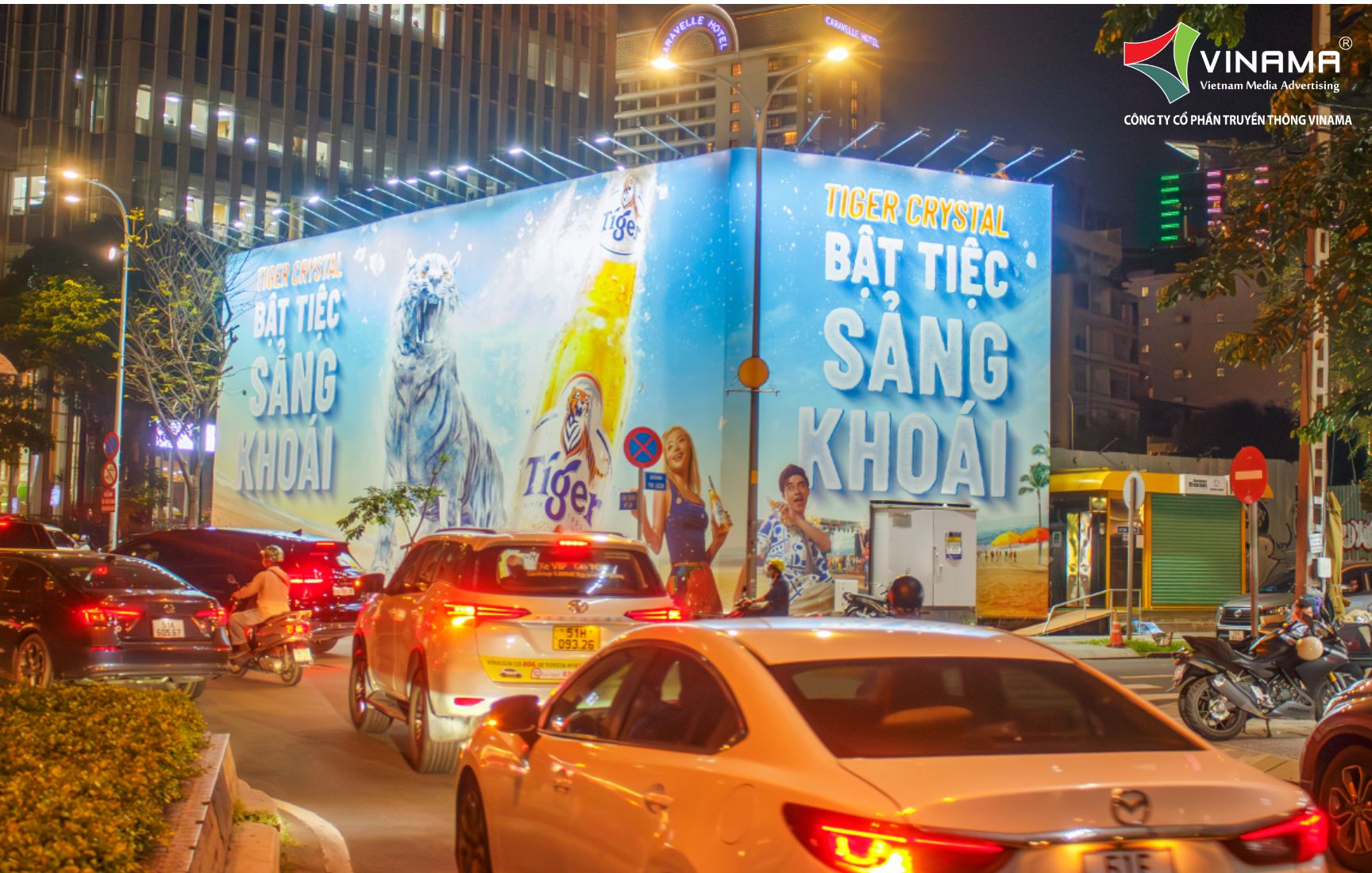 Hoarding OOH – Hàng Rào Quảng Cáo Là Gì?